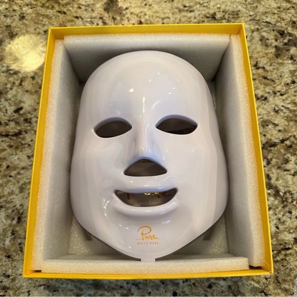 Pure Daily | Skincare | Nwt Pure Daily Luna Led Light Mask | Poshmark